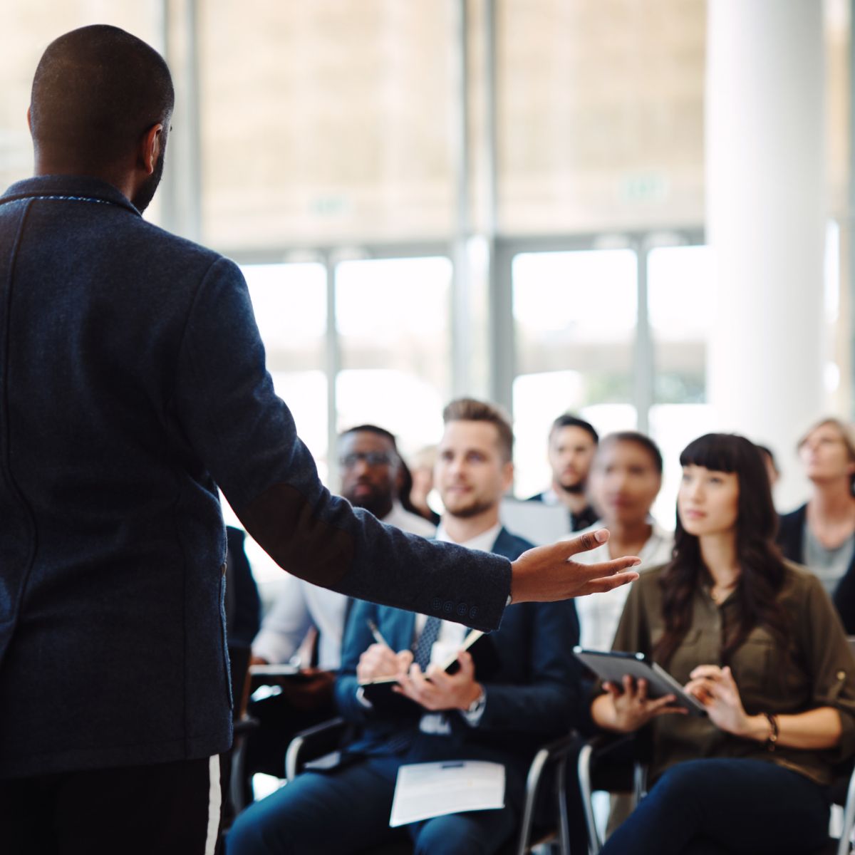 Using questions at the beginning of presentations Using questions at the beginning of presentations